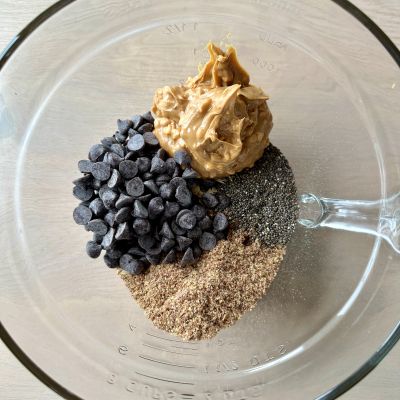 No-Bake Peanut Butter Oatmeal Balls | Organizing A Plant Based Life